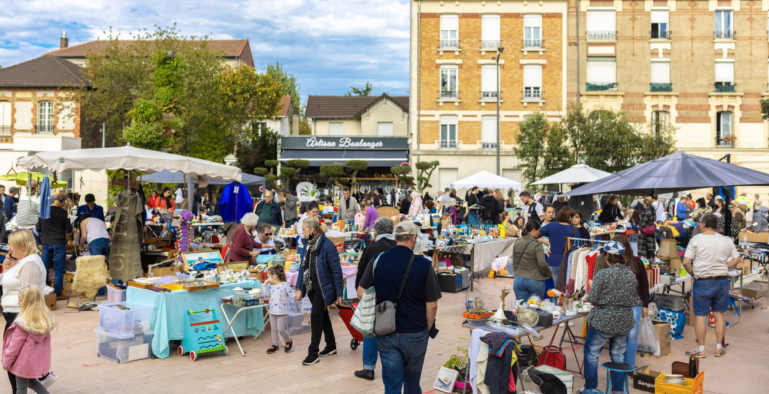 Brocante Place Abrioux - Aulnay-sous-bois.fr